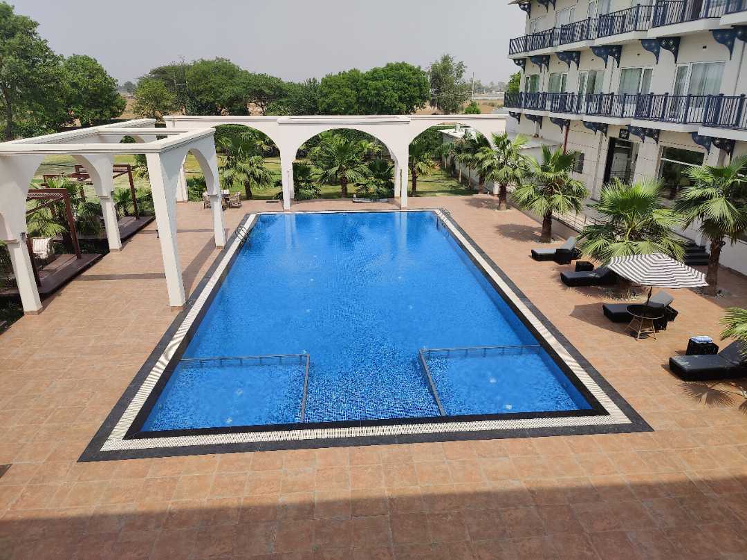 Sunday Hotels and Resort Gurgaon 𝗕𝗢𝗢𝗞 Manesar Hotel