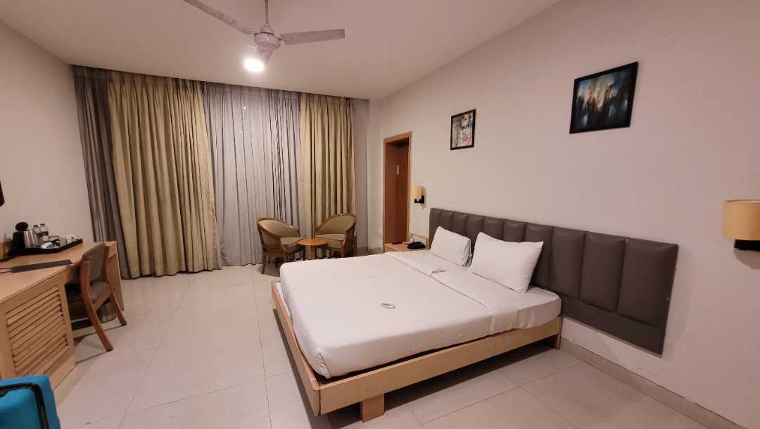 Monday Hotels Mahape 𝗕𝗢𝗢𝗞 Navi Mumbai Hotel