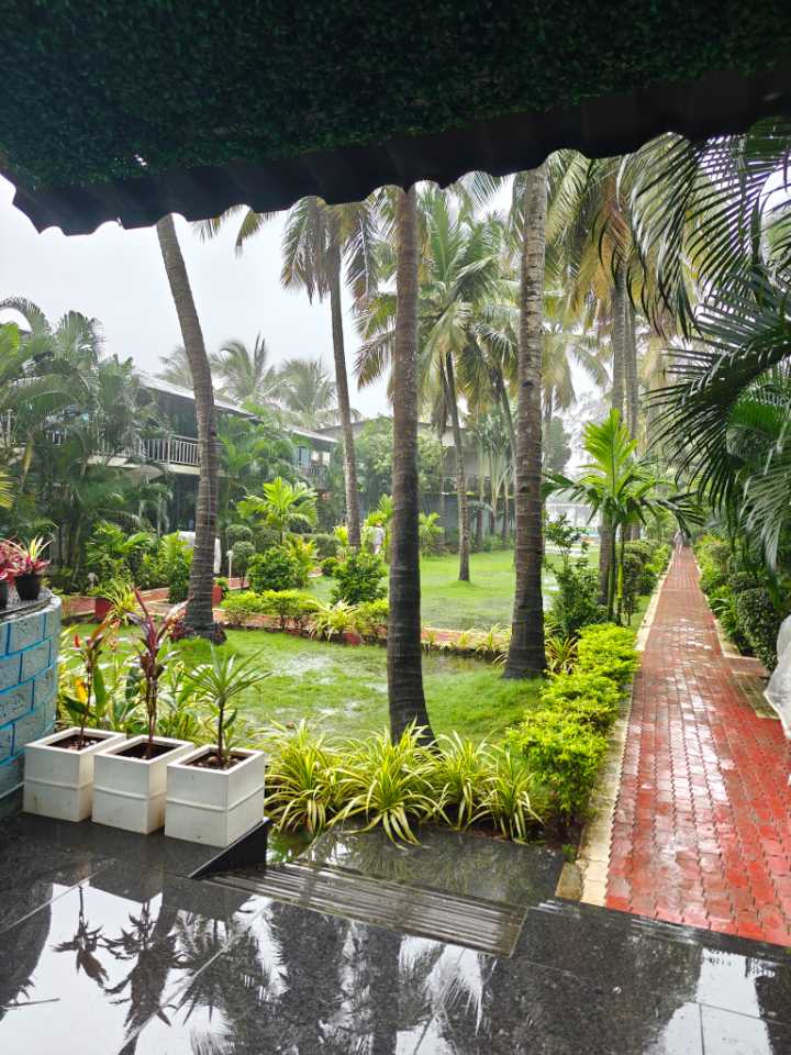 Foxoso LA Beach Resort 𝗕𝗢𝗢𝗞 Goa Resort