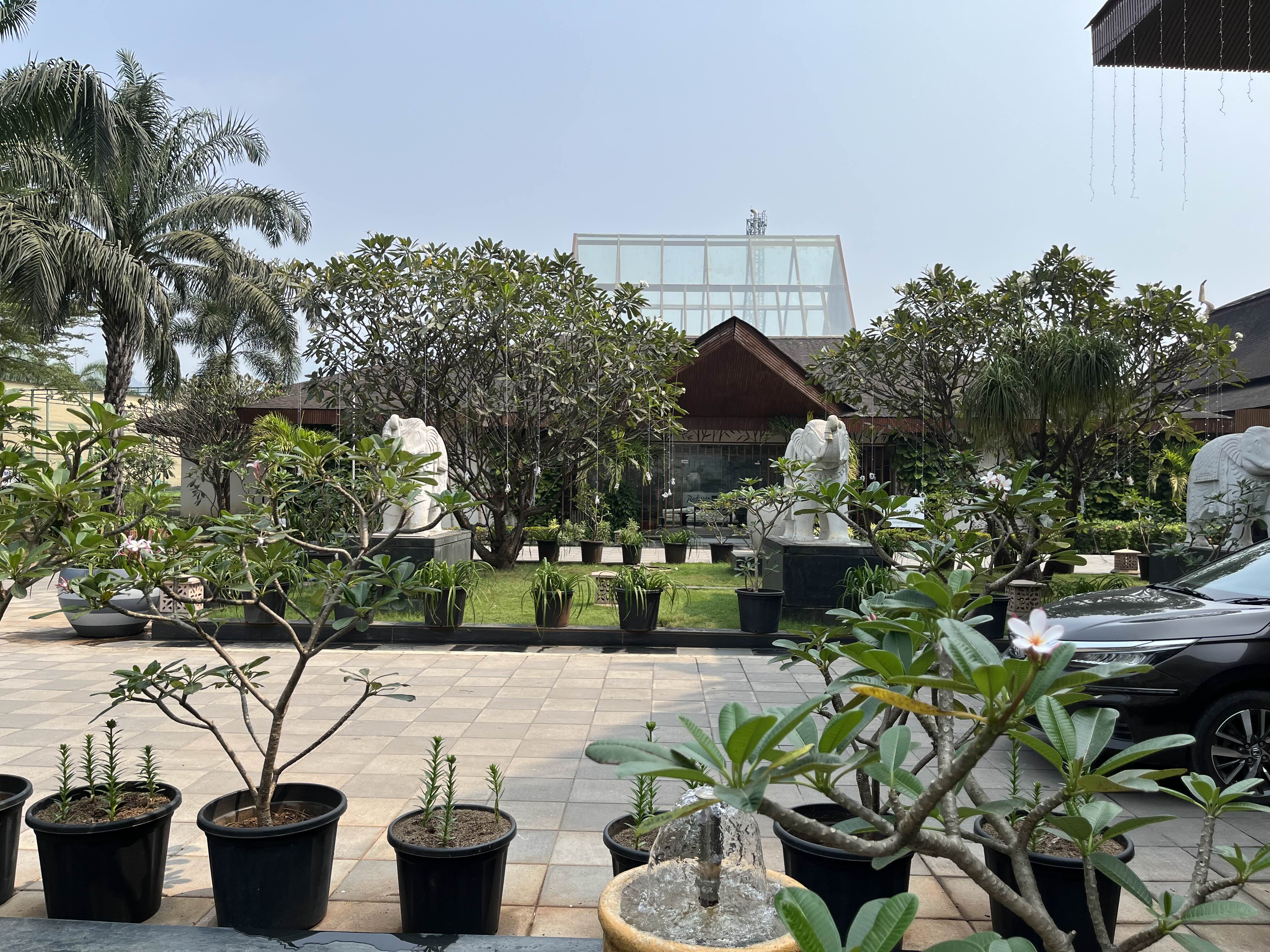Radisson Blu Plaza Resort & Convention Centre Karjat 𝗕𝗢𝗢𝗞 Karjat Resort