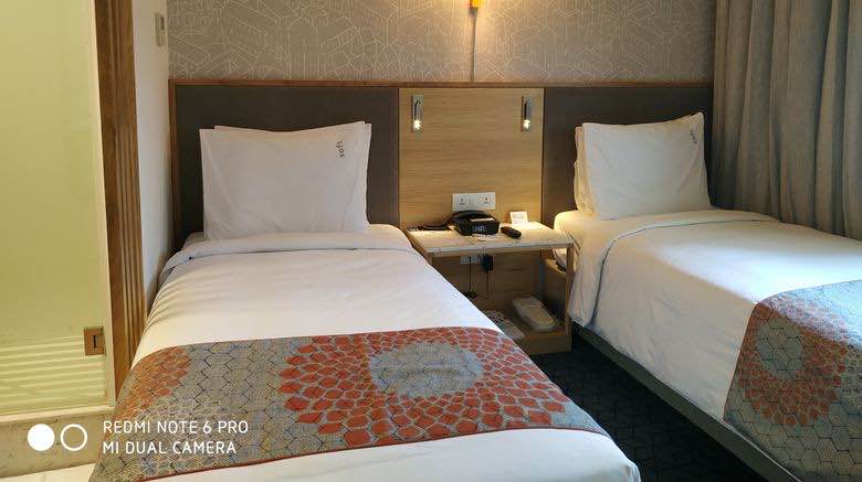 Holiday Inn Express Pune Pimpri 𝗕𝗢𝗢𝗞 Pune Hotel