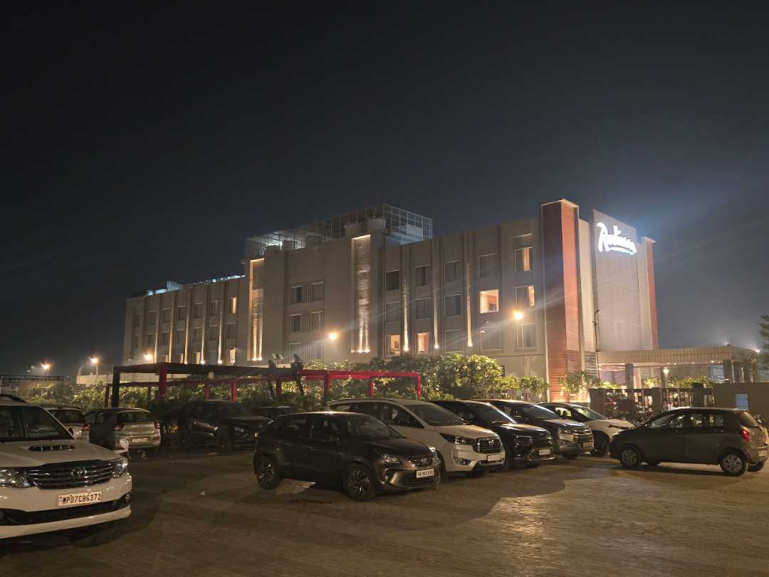 Radisson Hotel Vrindavan 𝗕𝗢𝗢𝗞 Vrindavan Hotel